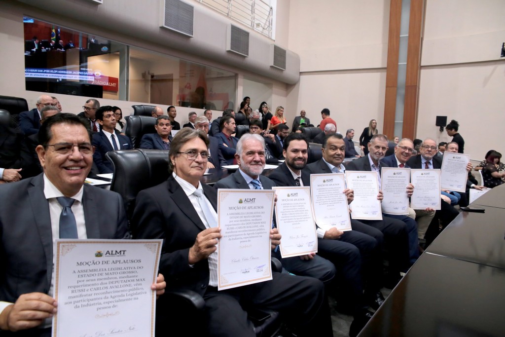 Indústria entrega Agenda Legislativa 2025 à ALMT