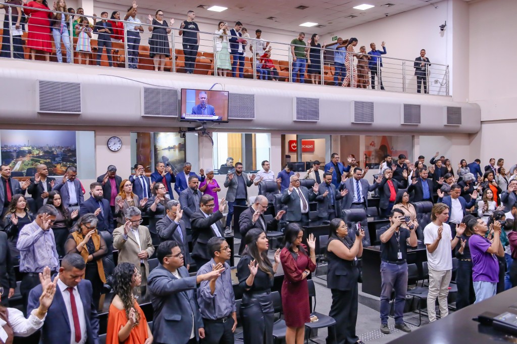 Sessão Solene homenageia a líderes religiosos na ALMT